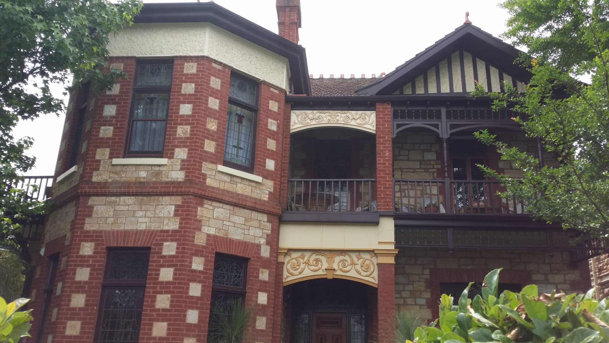 Grand Mansions & Sub-divisions - Down To Earth Tours